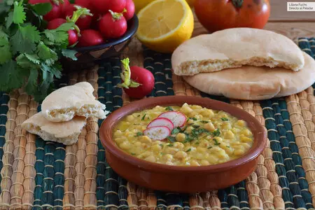 mëngjes hummus