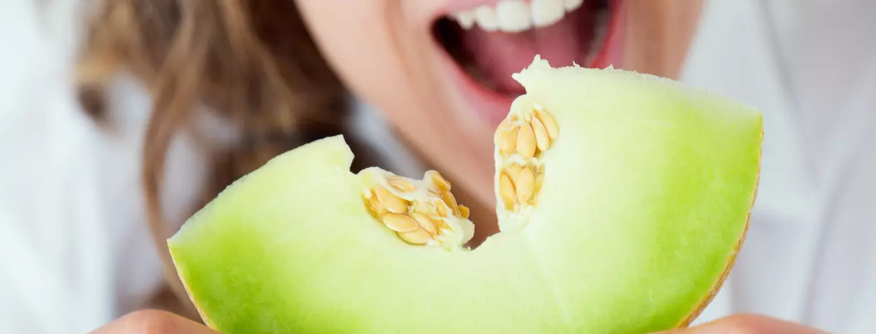 O le meleni (Cucumis melo) e sili atu nai lo se meaai suamalie: 17 fua fou e aofia ai i totonu