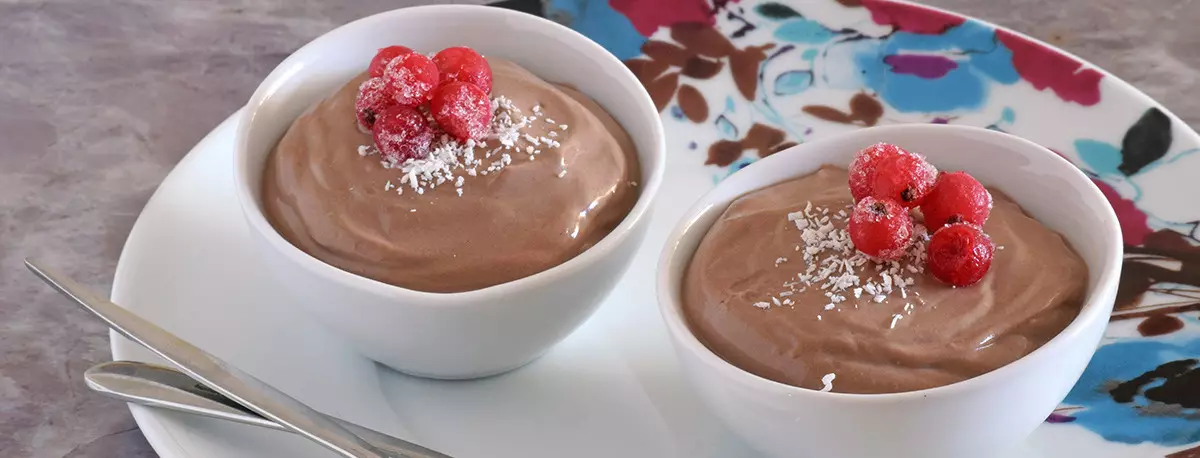 Pudding ng tsokolate na vegan na walang asukal. Madali, simple at masarap na malusog na recipe