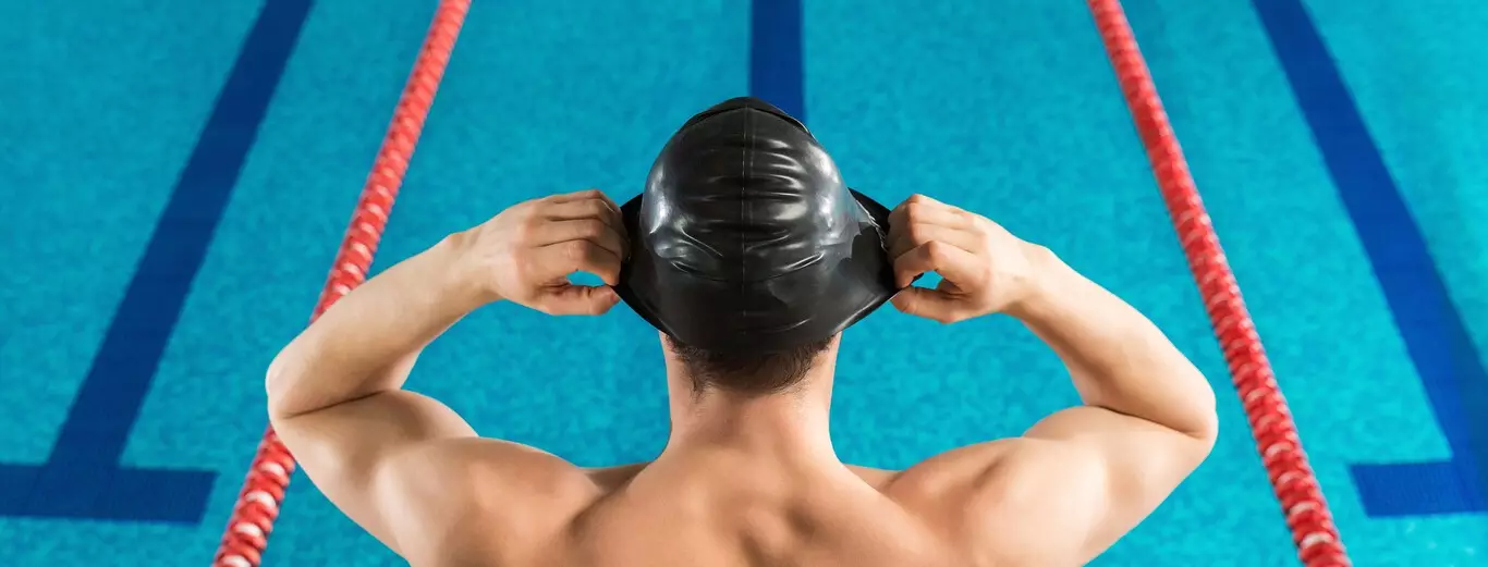 Schwimmbrillen, Mützen, Badeanzüge und mehr: Das sind die Accessoires, die Sie brauchen, um diesen Sommer mit dem Schwimmen zu beginnen