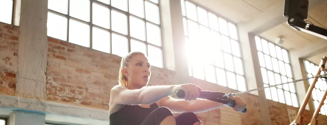 BH Fitness Stanford: mesin rowing anu ngamungkinkeun anjeun ngalakukeun latihan kardiovaskular ti bumi, kalayan harga anu dikirangan