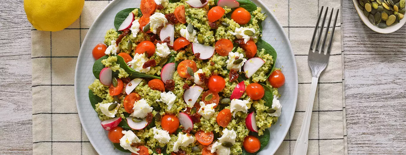 Salade de quinoa pesto maison aux épinards frais : recette healthy