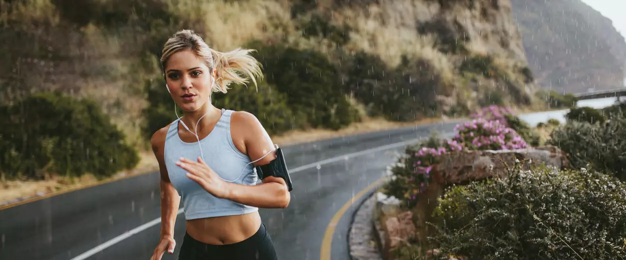 Correre o non correre a stomaco vuoto: quali benefici e controindicazioni ha?