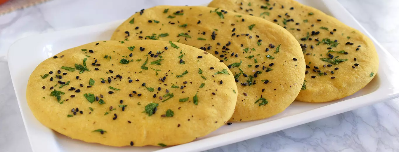 Glutensiz naan ekmeği. Kolay, basit ve lezzetli sağlıklı tarif