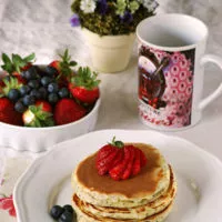 Yogurt ati poppy irugbin pancakes