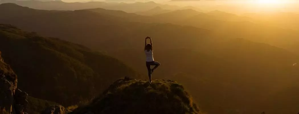 Så här kan yoga hjälpa oss att hantera ångest och stress