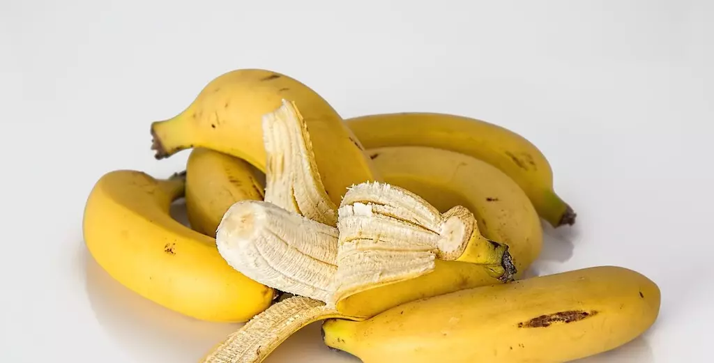 Hat de banaan in plak of net yn in dieet om gewicht te ferliezen: is it echt sa folle as se sizze?