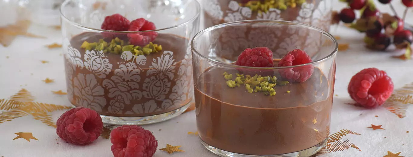 Čokolada in kakijev puding ali smetana brez sladkorja in kakija: zdrav veganski in brezglutenski recept za zabavno sladico