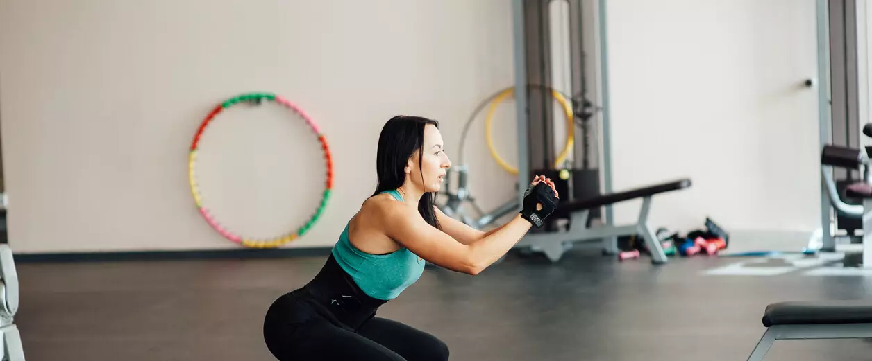 Ang 19 pinakamahusay na deal sa elastic mini bands para sa iyong glute training sa bahay at sa gym