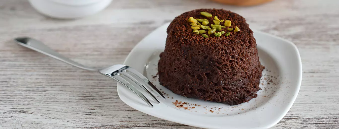 Microwave fitness chocolate cake. Simple nga himsog nga resipe sa dessert