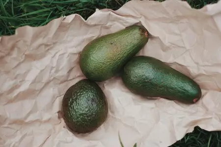 Лучшие хитрости, чтобы легко созреть авокадо дома