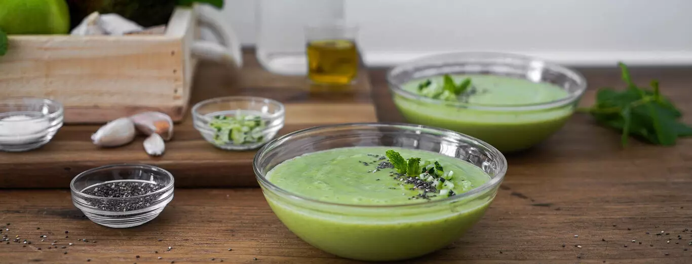 13 Gazpacho receptų, kurie toli gražu nėra tradiciniai, sveiki ir stebinantys