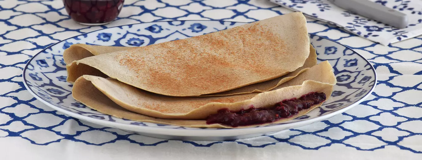 I-Buckwheat noma i-buckwheat crêpes: iresiphi enempilo engenayo i-gluten ukuze uyigcwalise ukuze uyinambitha