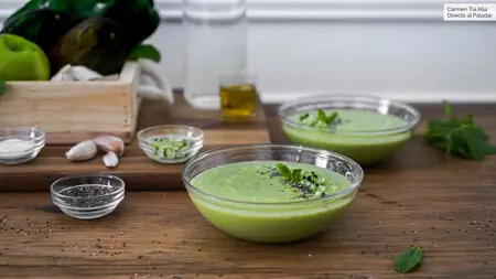 Gazpacho avokadas