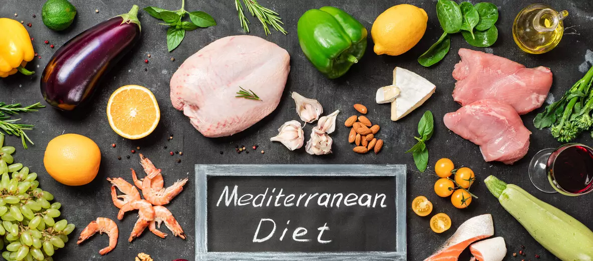 Медитеранската исхрана може да биде одличен сојузник за спречување на рак: ова се групите на храна кои можат најмногу да ви помогнат