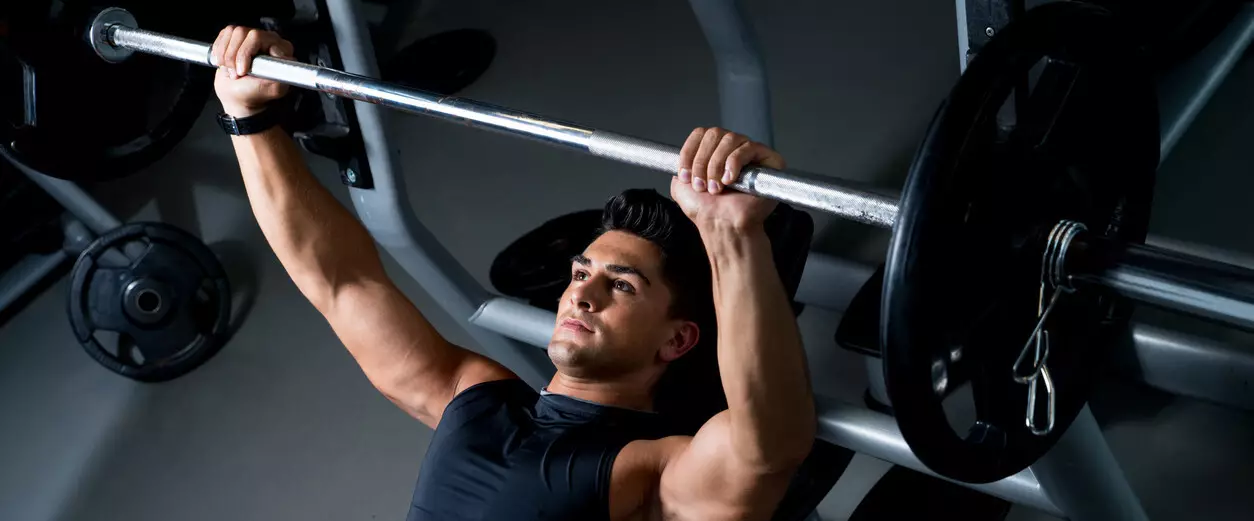 7 tips to get better at bench pressing