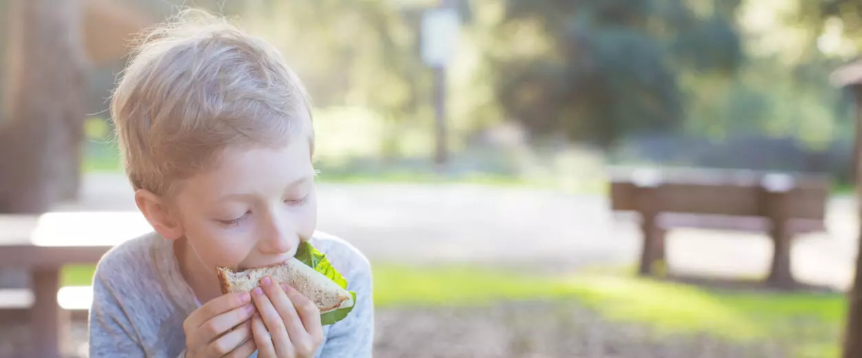 Sandwich imħallat fil-verżjoni l-aktar b'saħħitha tiegħu: iċ-ċwievet biex tagħżel l-aħjar ingredjenti