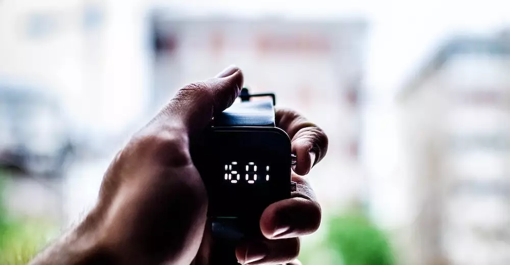 21 найкращий розумний браслет для вимірювання калорій і кроків: Xiaomi, Huawei, Samsung та інші