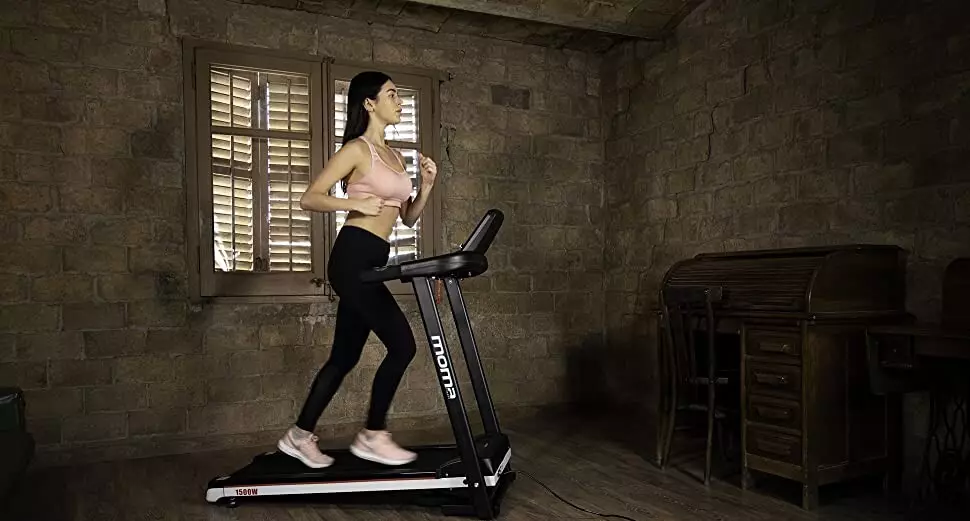 Ipprattika l-kardjo d-dar bit-treadmill Moma bikes issa bi skont ta’ 25% fuq Amazon