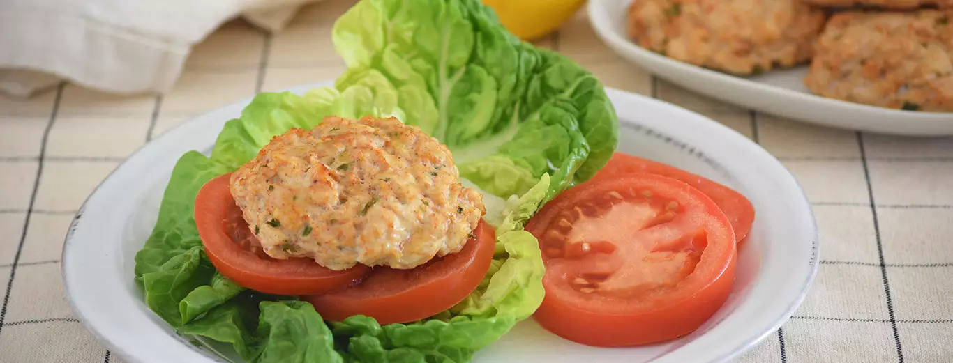 Fitness csirke burger. Egészséges, könnyű és egyszerű főzési recept