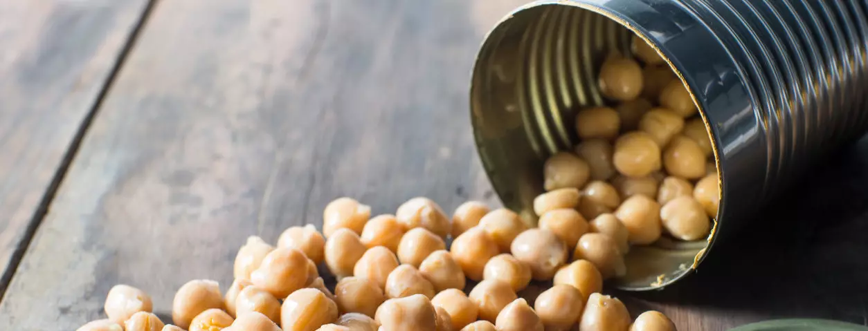 Kacang kaléng: protéin, karbohidrat sareng lemak masing-masing