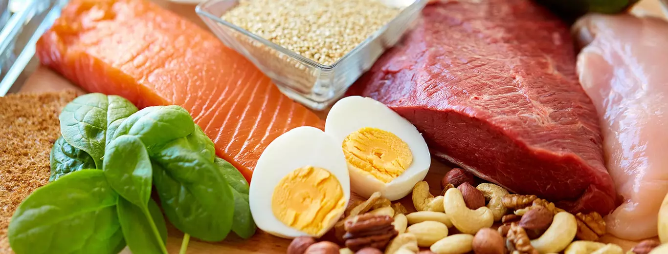 11 نوعًا من الأطعمة التي تعتبر مصادر جيدة للبروتين والكثير من الوصفات لإدراجها في نظامك الغذائي