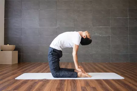 kamel-yoga-ndị na-agba ọsọ