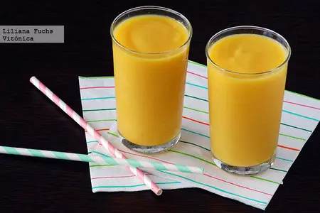 smoothie-pineapple-mango-coconut