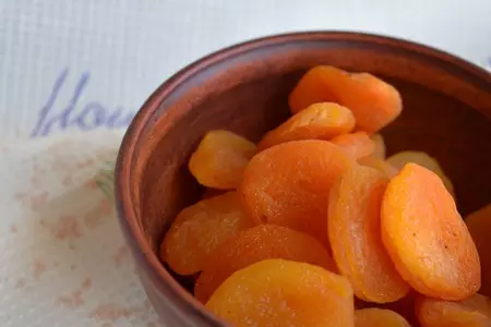Dried Apricots 3338376 1280