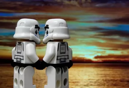 stormtroopers-in-love