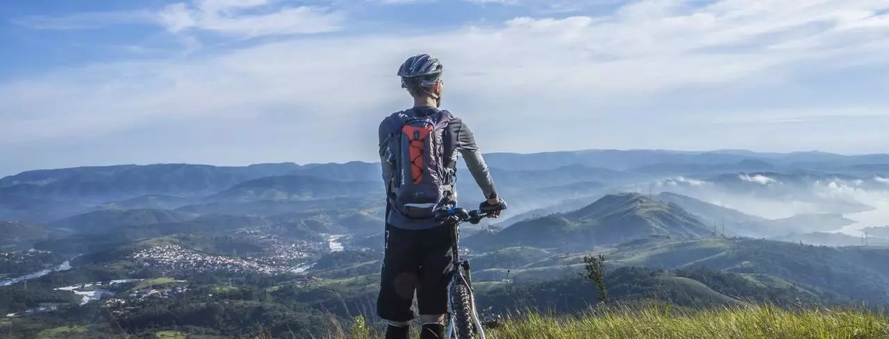 Pamataprīkojums, lai pirmo reizi izbrauktu ar kalnu velosipēdu