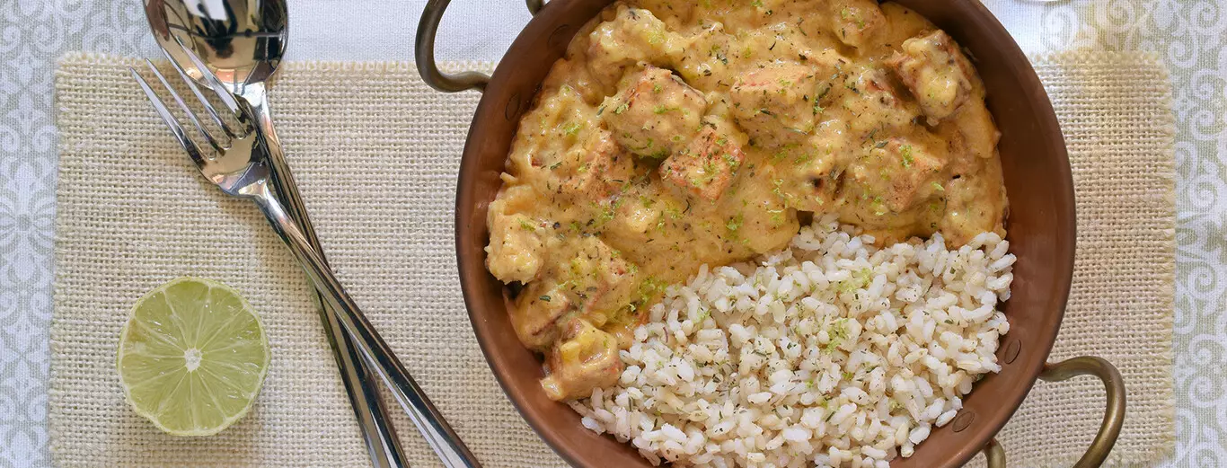 Geräucherter Tofu mit Mangosauce. Einfaches, einfaches und leckeres Kochrezept