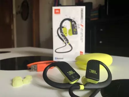 JBL-kev ua siab ntev-dive