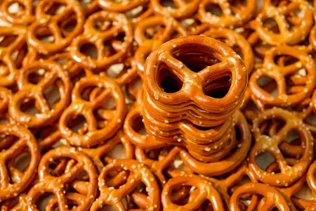 Pretzel 2759994 1280