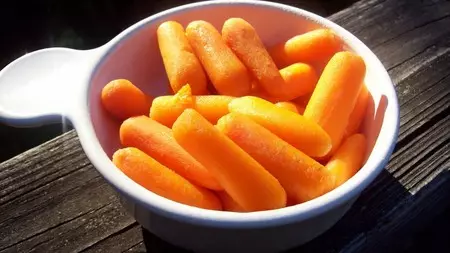 बच्चा-गाजर